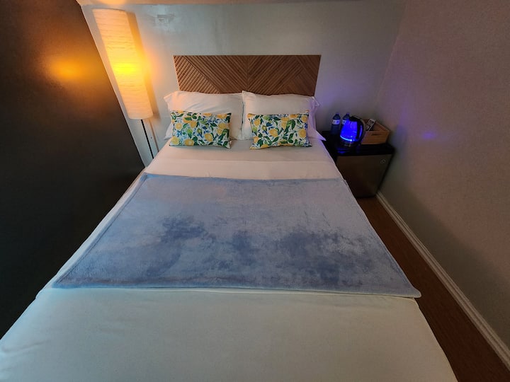 Comfy Short Vacay Old Homestay (Room Sunrise View) - Welland