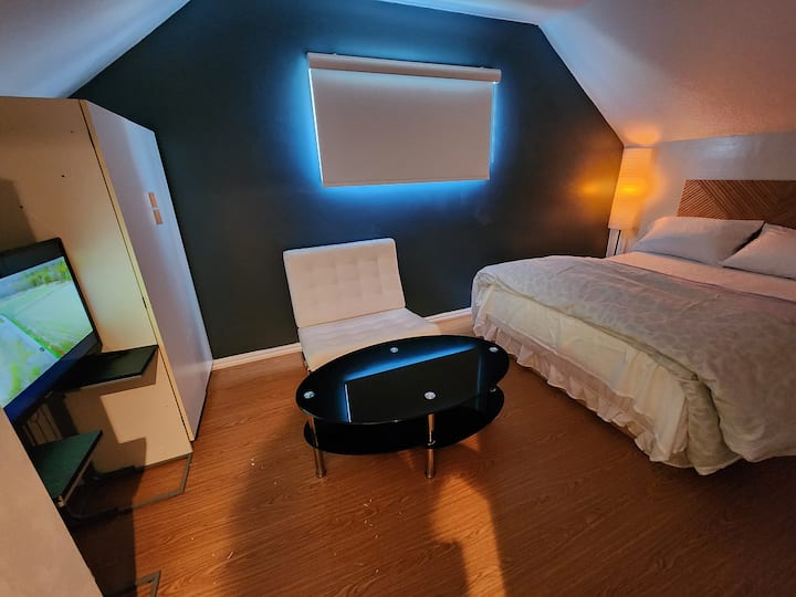 Comfy Short Vacay Old Homestay - Welland