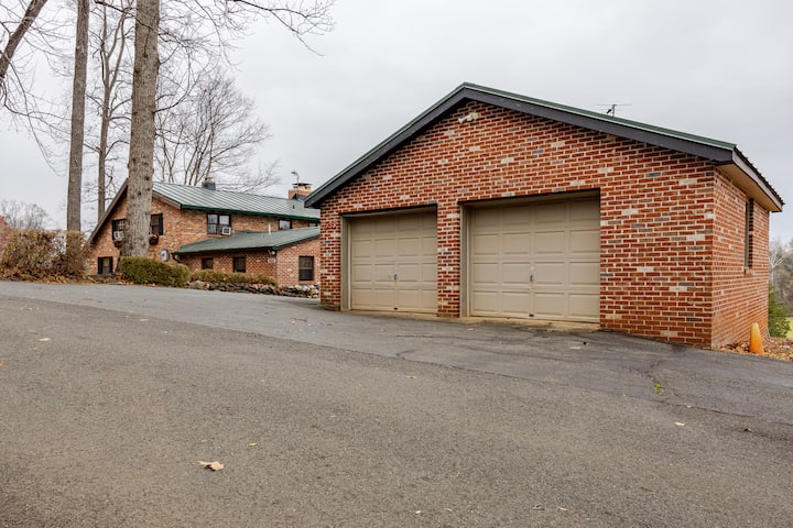 Executive Cottage - Warrenton, VA