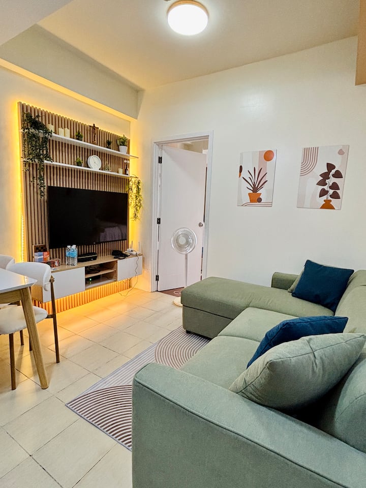 Elegant 2br Condo | 300mbps | Netflix | Near Mrt - Philippines