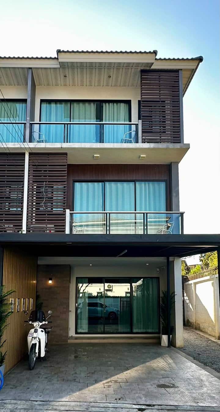 Entiretownhouse 5mins Fromcnx Quiet&privateretreat - Chiang Mai