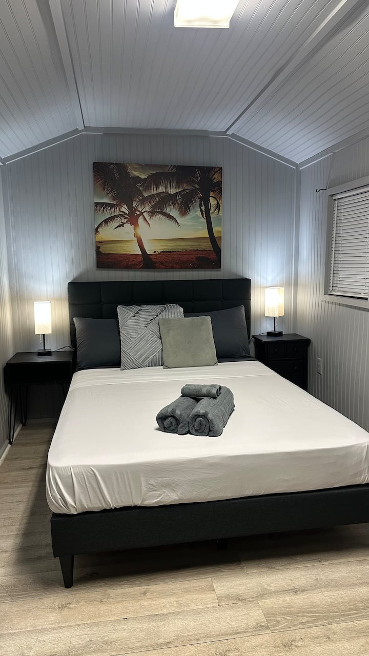 Tiny Home Studio #6 / 1 Bath /1bed/free Pkg/wifi - Daytona Beach, FL