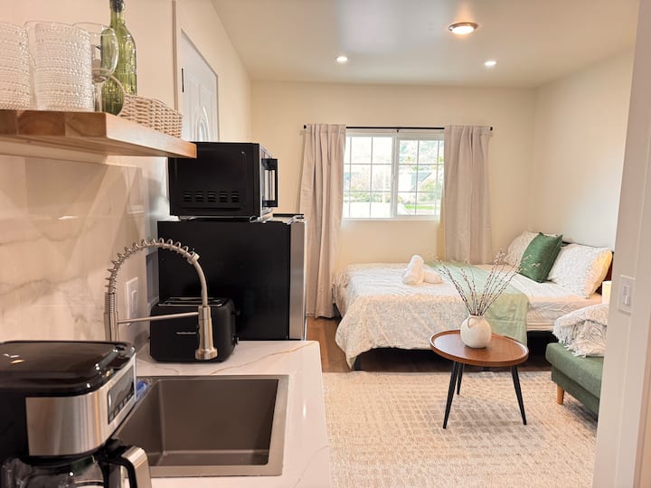 Relax House With Mountain View - Hidden Hills, CA