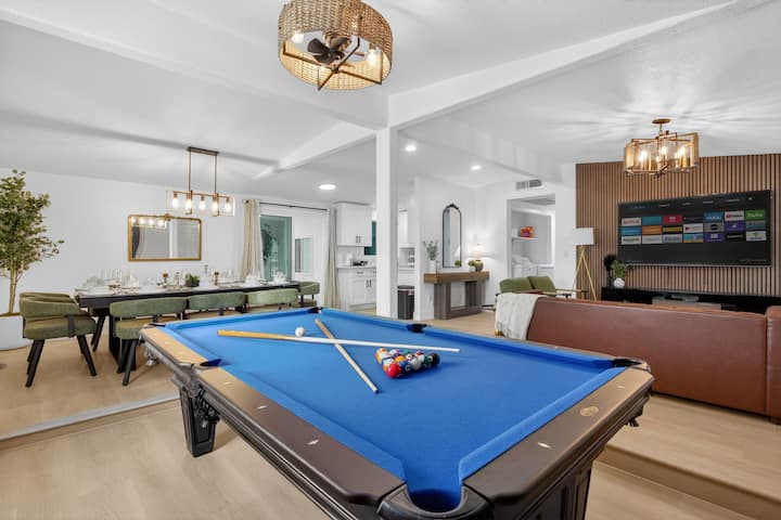 Ultimate 8br Hangout W/ Pool Table - Las Vegas, NV
