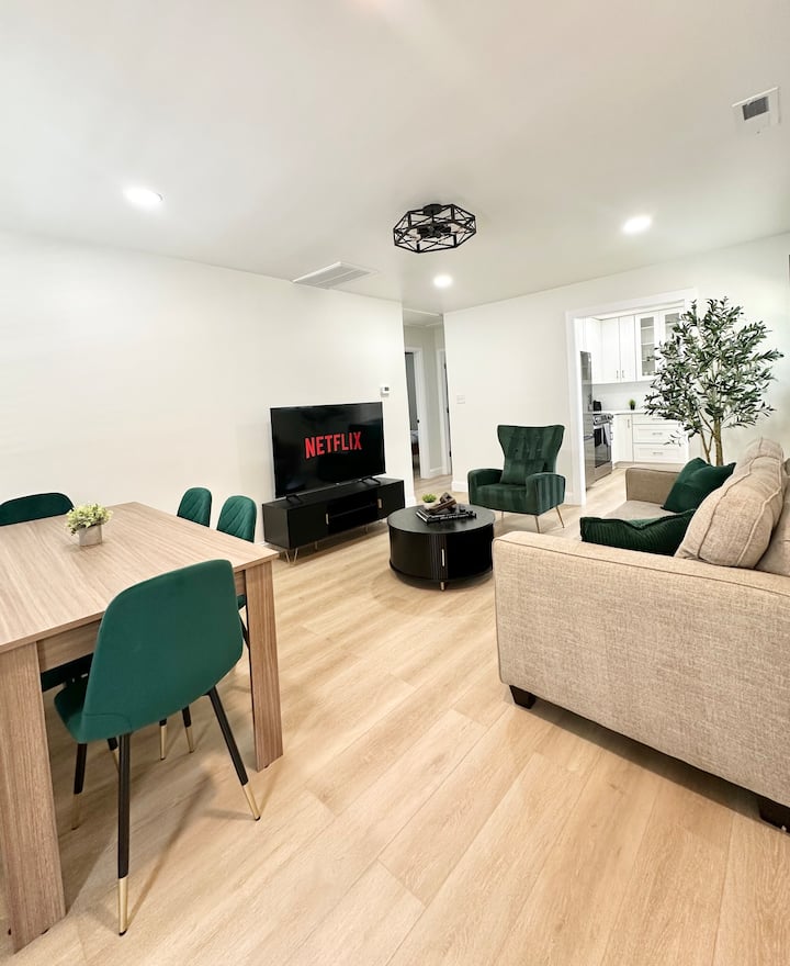 Emerald Retreat | Noda Charlotte | Near Uptown - Idlewild - Charlotte