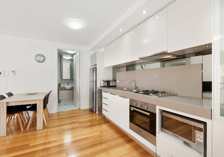 Central Location. Walk To Rottnest Ferry. - Fremantle