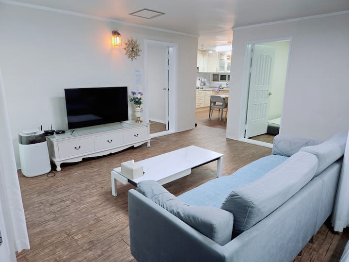 1층_hoho House  #중앙시장옆# 중심가#동피랑#위치최상#30평대 - 무전동