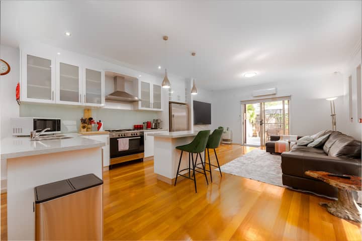 Walk To Flemington Racecourse | Free Parking - Kensington