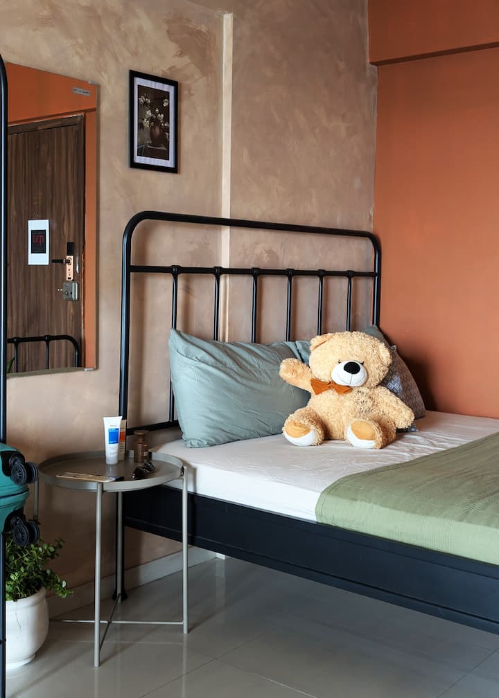 Nomad| Cozy Studio | Work-friendly L Self Check-in - Pune