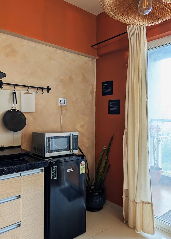 Nomad | Luxury Couple Studio | Near It & Airport - Pune