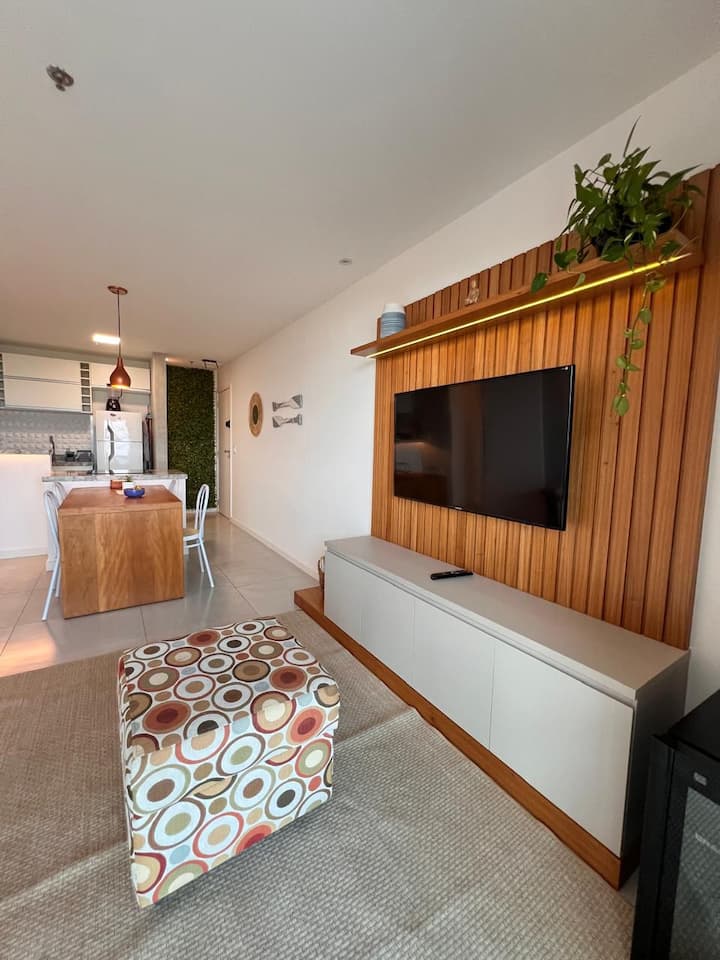 Apto Moderno Frente Mar/ Piscina + Localização - Cabo Frio