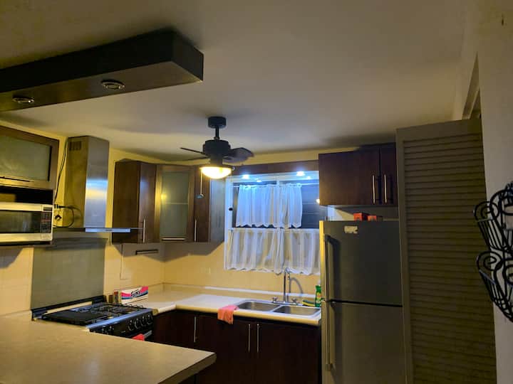 Casa Ejecutiva 7 Camas A/c Zona Industrial Y Aerop - Ciudad Apodaca