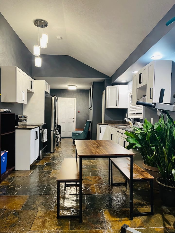 Central 2br3beds Laundry Garage Fenced Yard - Canada