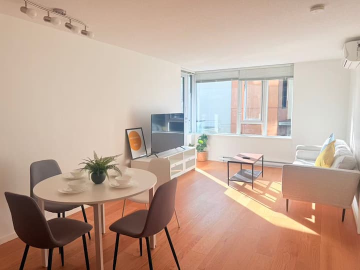 Cozy Stay 2b2b@ Richmond Center - Richmond