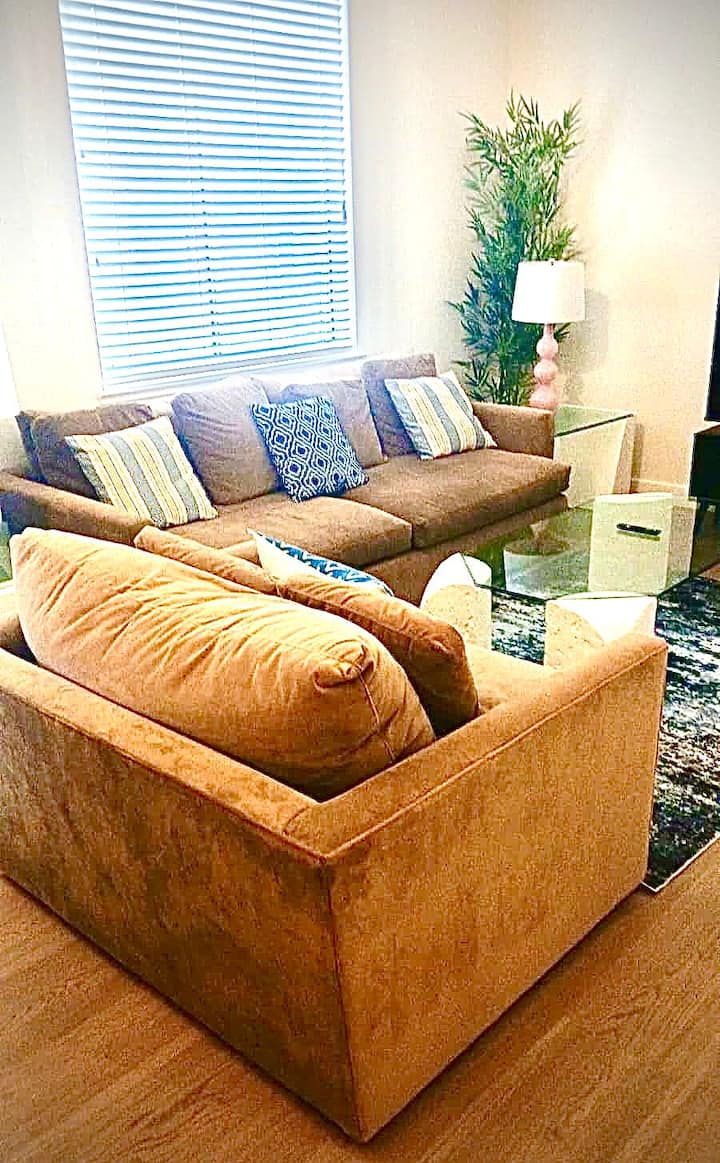 Modern 5 Bedrooms Getaway In Stockton, Ca - Stockton, CA