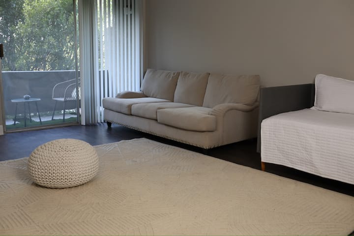 Chic La Retreat | Free Parking • Near Universal - Chinatown - Los Angeles