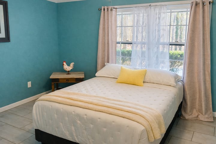 Only 10 Mins To College | Private Entrance - Douglasville, GA