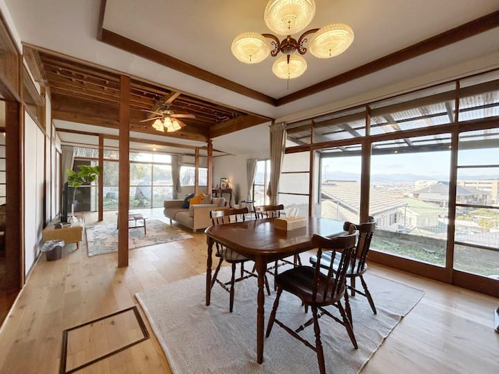 【高台の絶景】大正ロマンな古民家｜最新水回りで快適｜一棟貸切 - 太宰府市