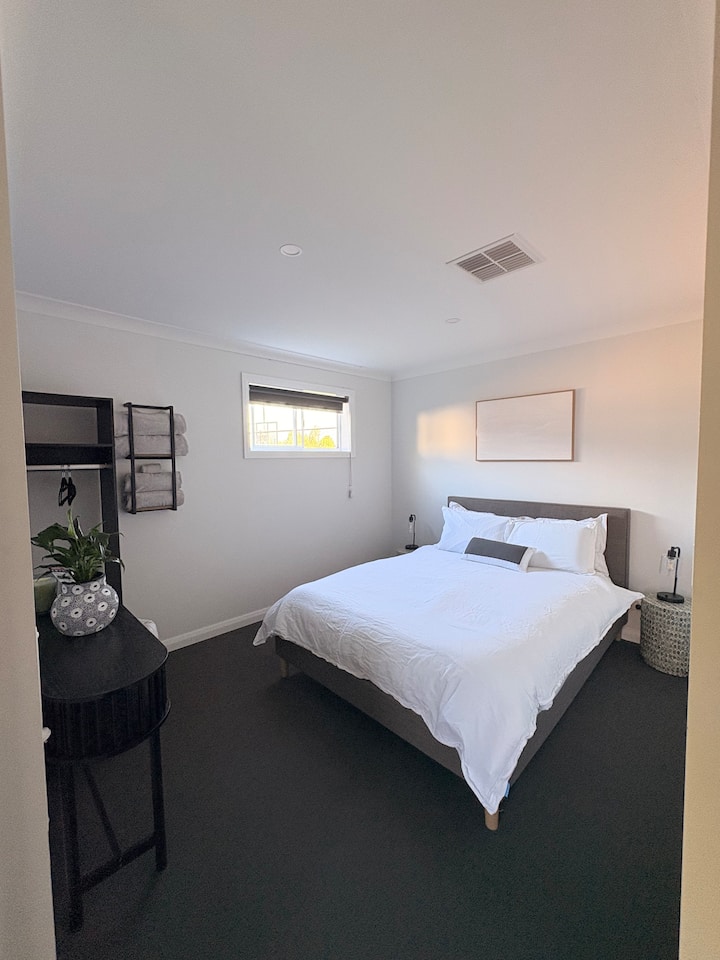 The Shouse - Wagga Wagga