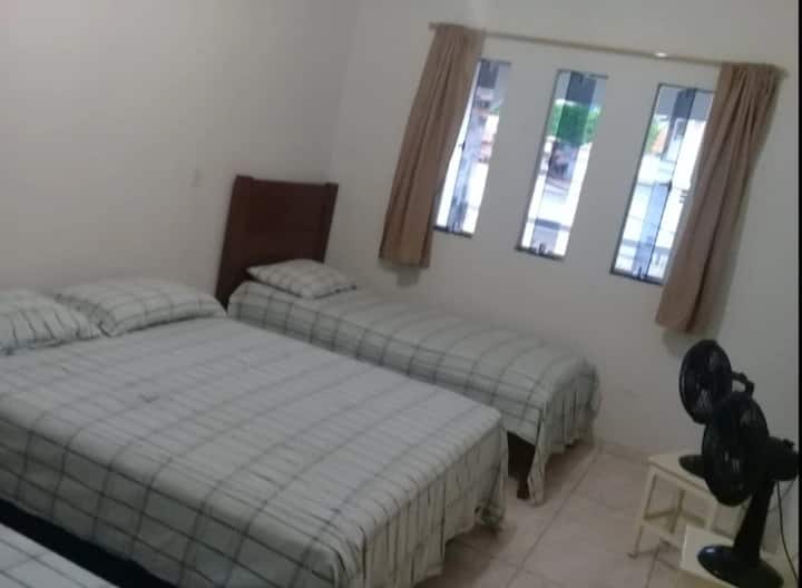 Quarto C/ 7 Lugares 
2 Cama De Casal 3 De Solteiro - Salinas