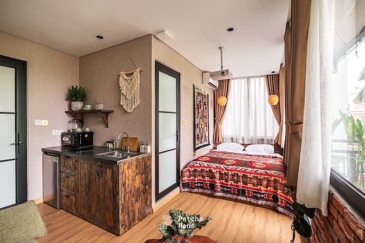 Balcony-jacuzzi-projector-pooltable-patchahaus - Cina