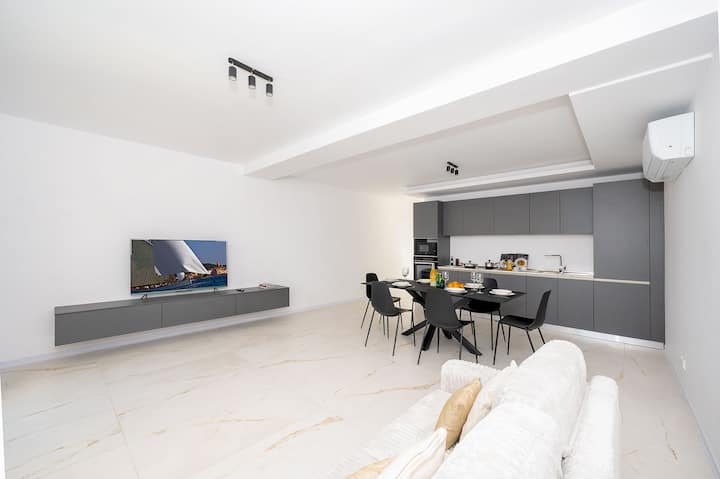 Spacious 4br Maisonette • 4 Baths • Sleeps 10 - La Valette