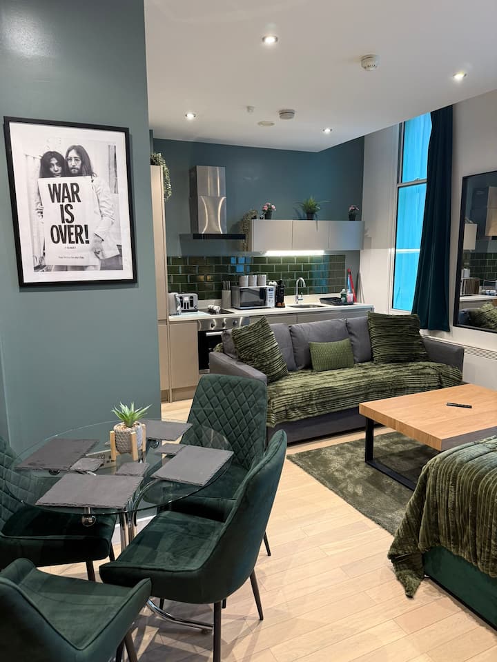 City Centre Modern Studio W/ Super King Bed - Liverpool