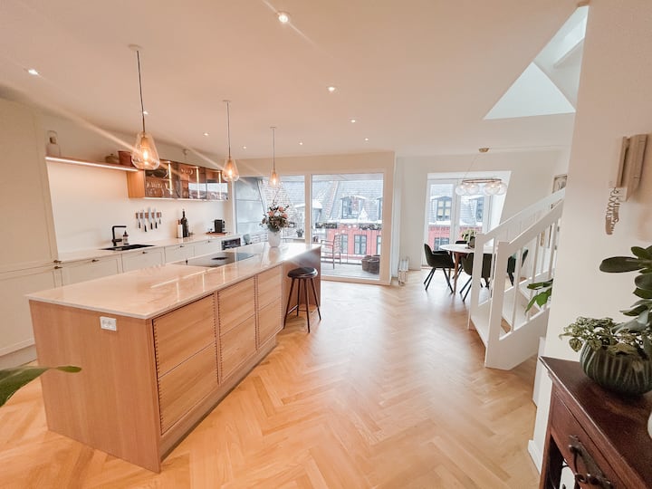 Stylish Penthouse W. Private Rooftop & 360° Views - Copenhagen