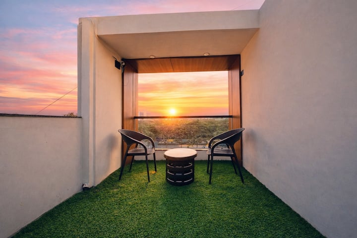 3bhk Combo Stay | 2 Floors + Penthouse - Indore