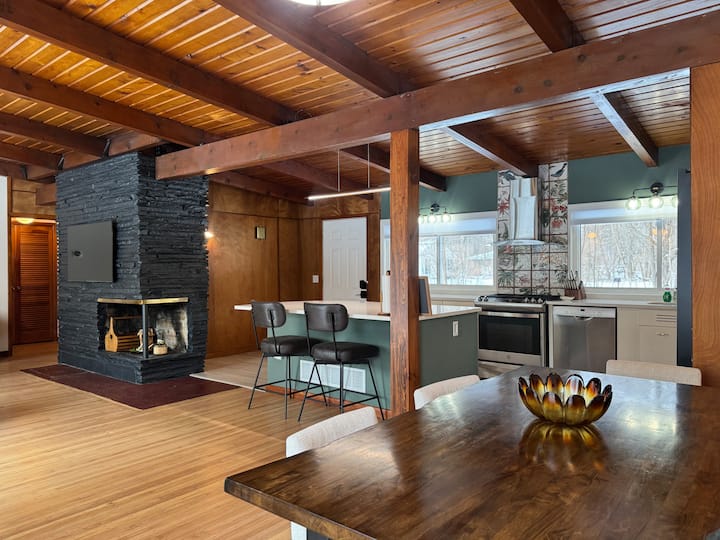 Creekside Retreat - Near Ur, Rit & Strong - Rochester, NY