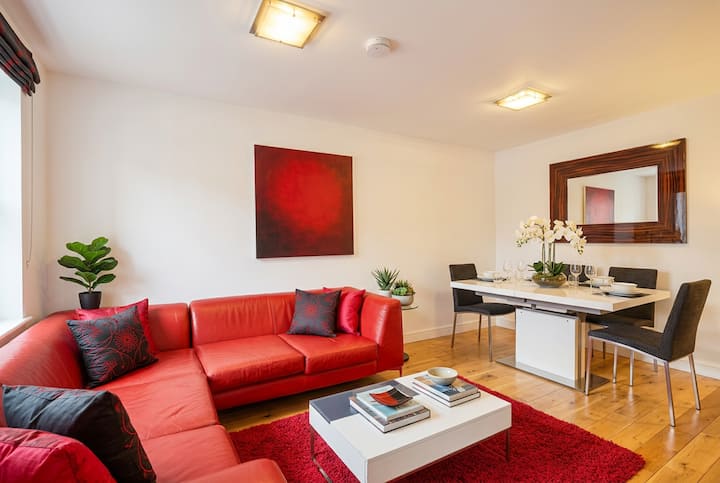 Bamburgh - Sleeps 8 - Enclosed Garden-pets Welcome - Bamburgh