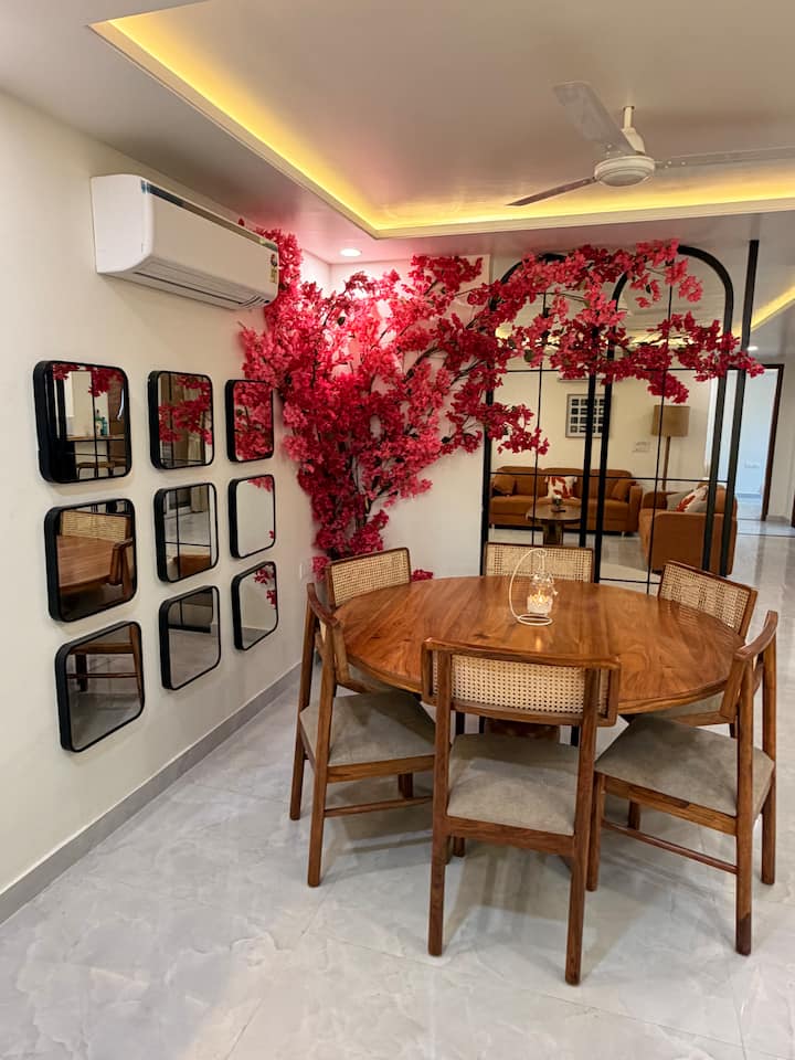 The Bogan |3bhk •Near Hawa Mahal•balcony - Rajasthan