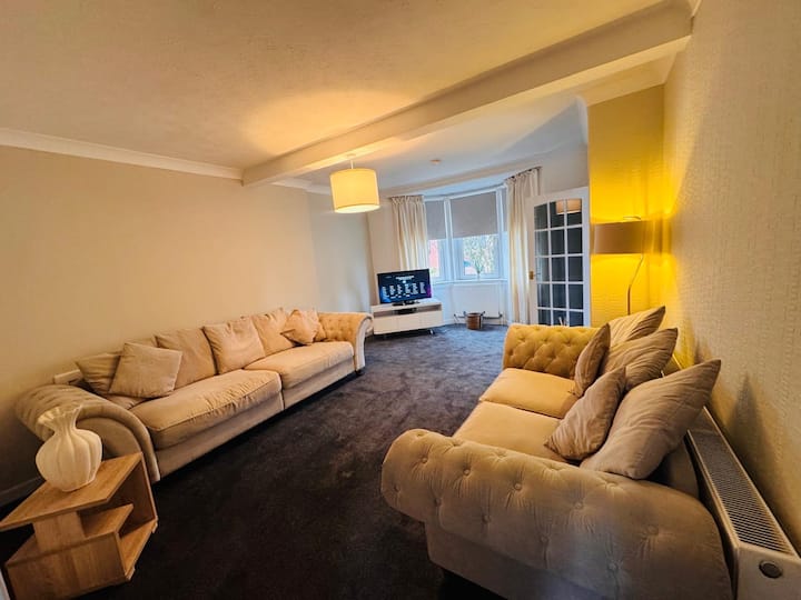 Anchor Stays - Your Steady Base Away From Home - Motherwell