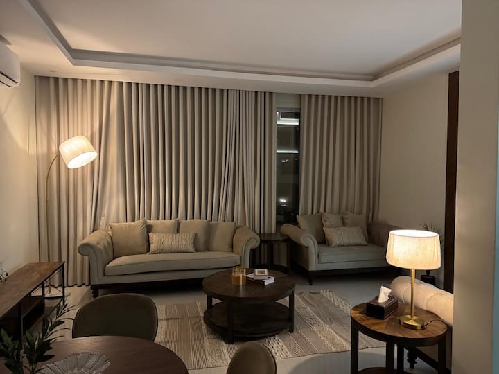 Modern Fully Decorated Apartment - Riyadh King Khalid Airport (RUH)