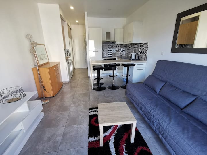 Studio Serenity -Plage -Piscine -Parking-clim-wifi - Fréjus