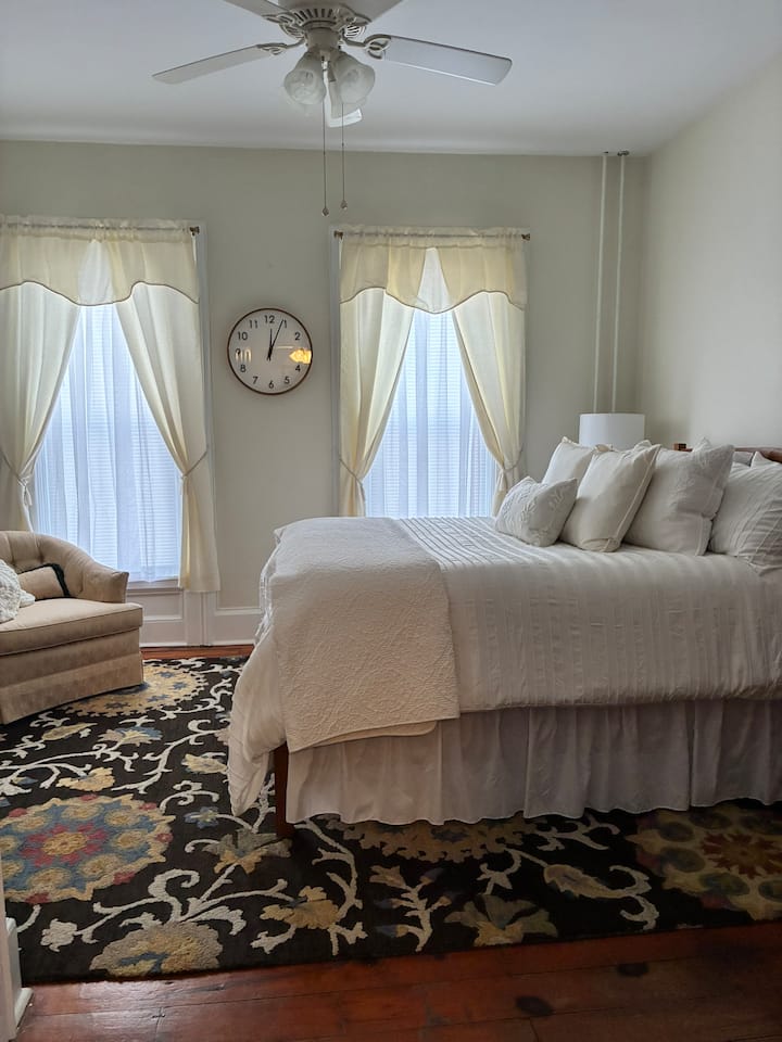 City Of Norwich Gem On Elm Street - Norwich, NY