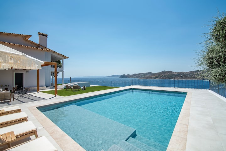Villa Consta, Tennis, Saltwater Pool & Sea Views - Milos
