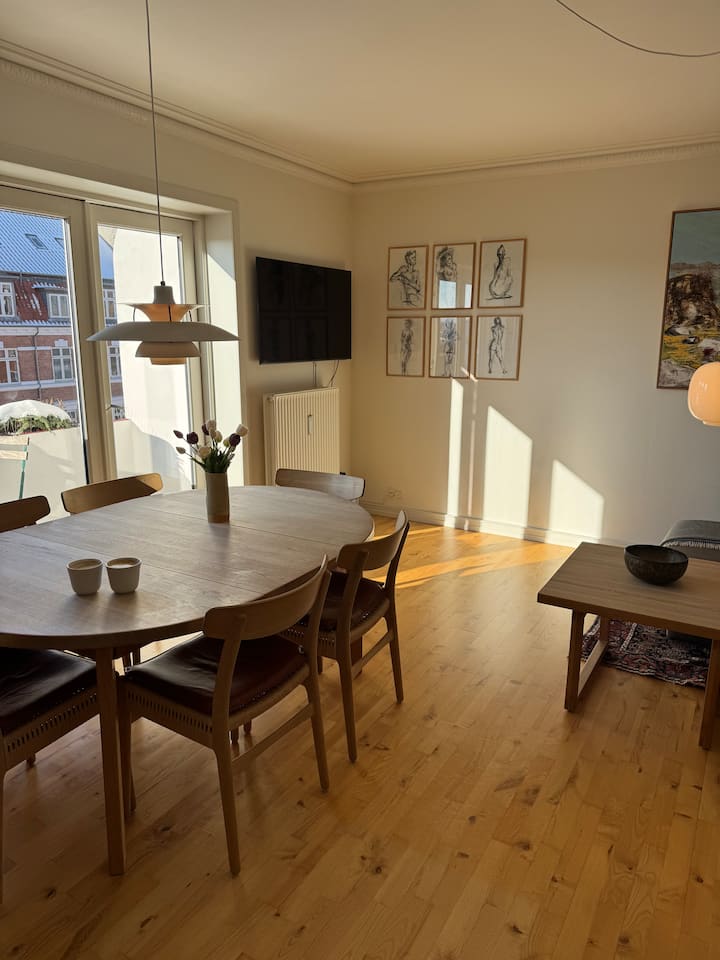 Lys & Stilfuld Bolig Med Altan I Hjertet Af Aarhus - Aarhus