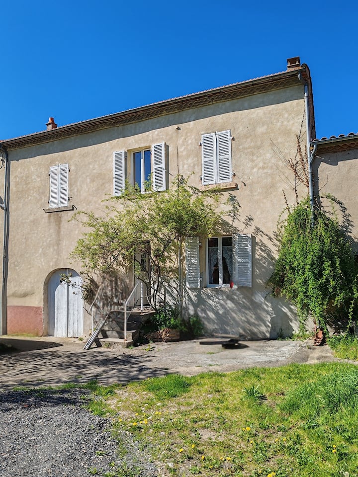 Grande Maison Au Calme, Campagne Et Nature 10 Pers - Issoire