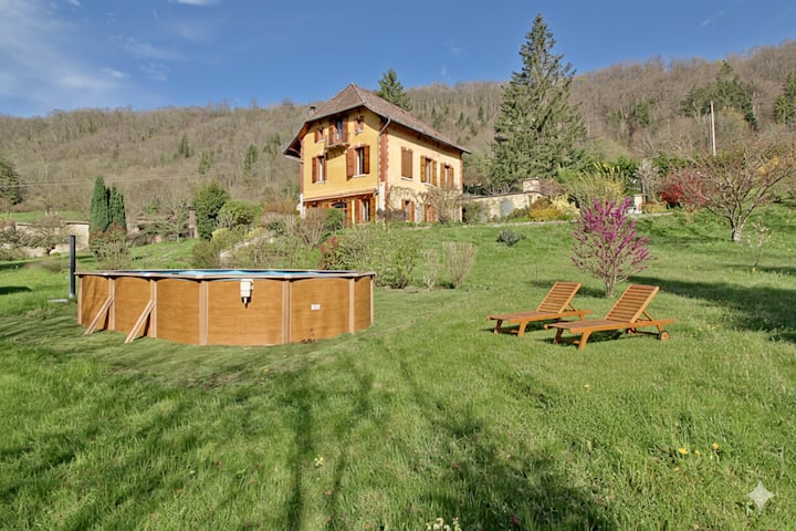 Grande Maison Avec Piscine – 6 Chambres – - Rhone-Alpes