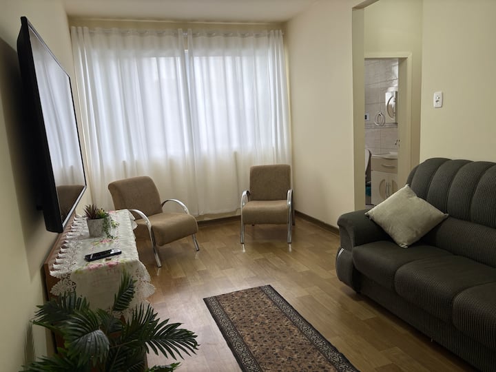Apartamento Retrô, Espaçoso Com Muito Charme. - Lages