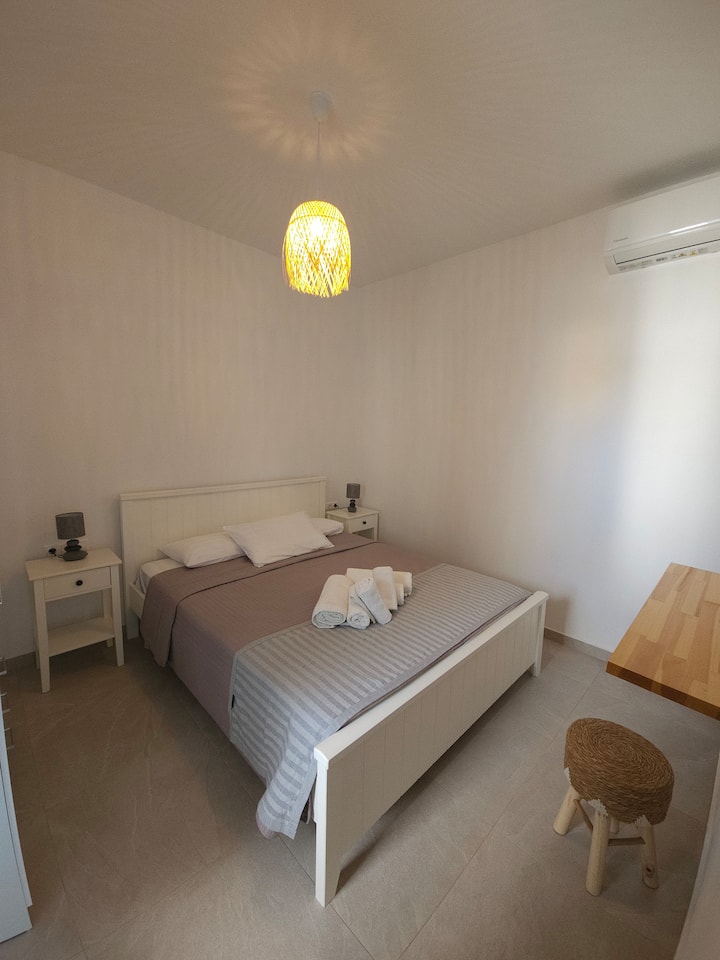 Newbuilt 1-bedroom Apartment In Charming Agkairia - Paros