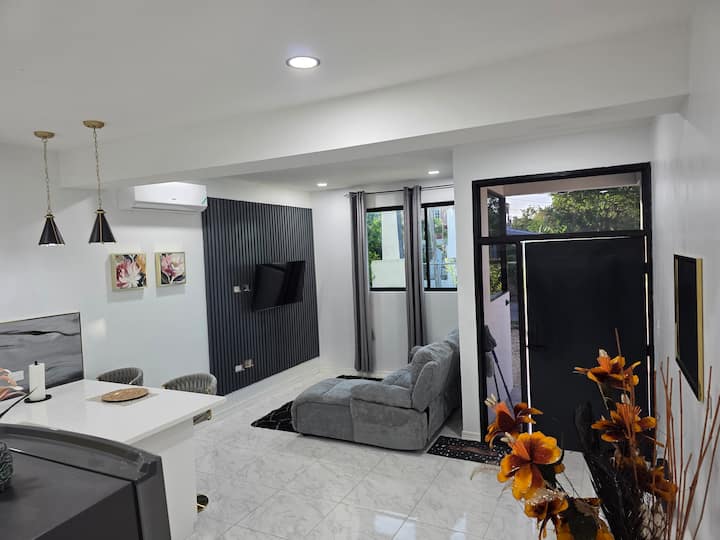 Alayna's- Di Intimate (Near Ricks Café) - Negril