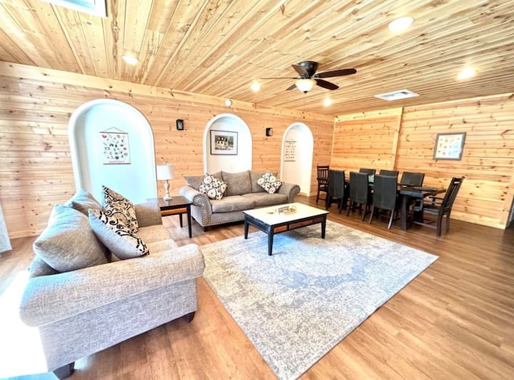 Hike On Inn! - Clay City, KY