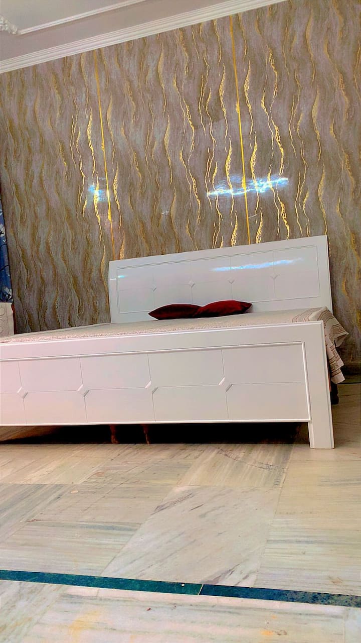 Bright Spacious Private Floor. Centrally Located - 昌迪加爾