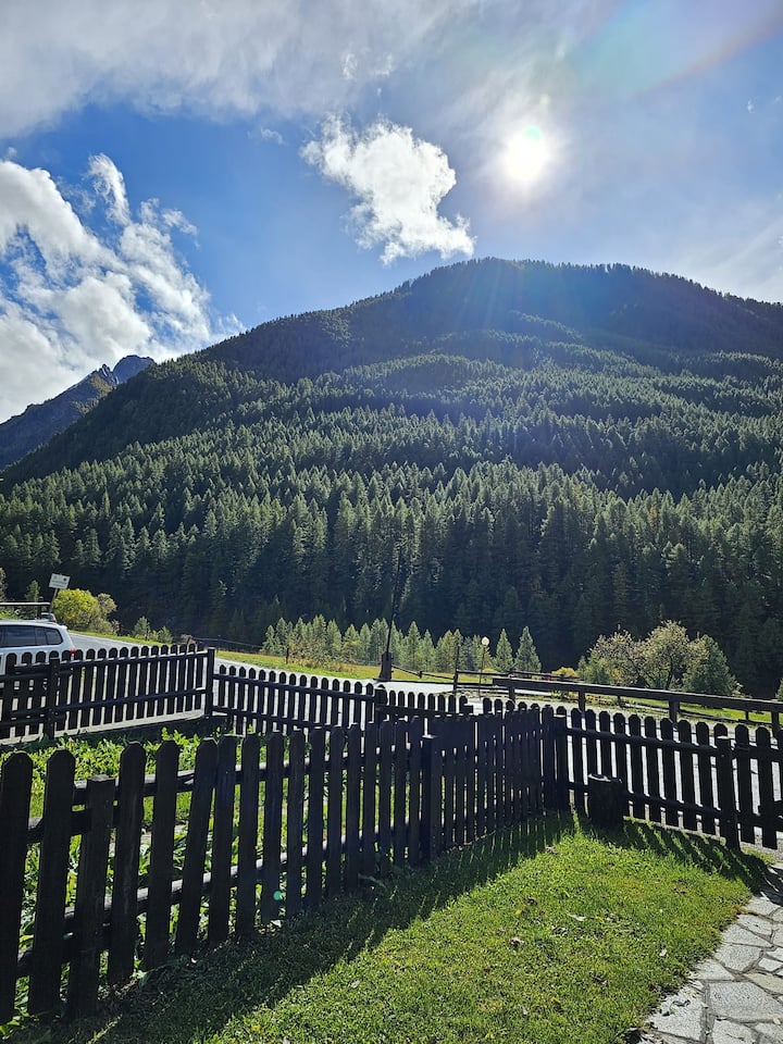 Sauze Di Cesana, Casa Con Giardino. - Claviere