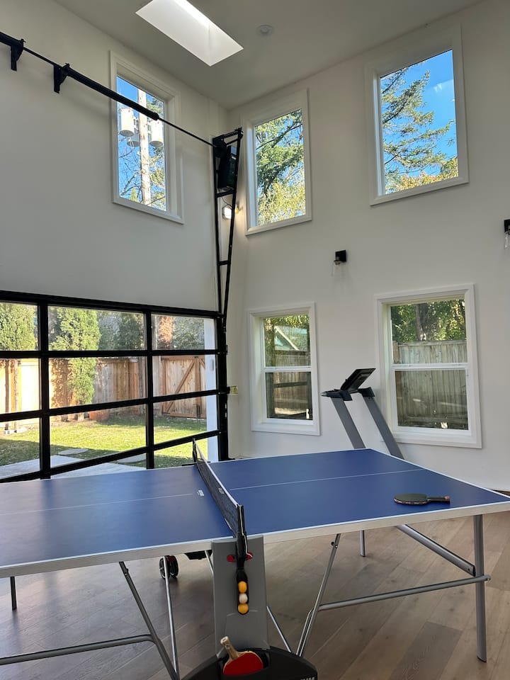 Modern And Cozy House - Kirkland, WA