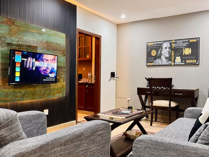 Mmuk’s 1bhk Executive Suite | Free Netflix | - Islamabad