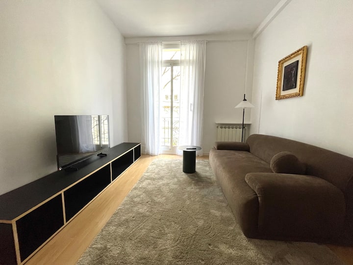 Charming Eixample Flat | Private Balcony - Barselona