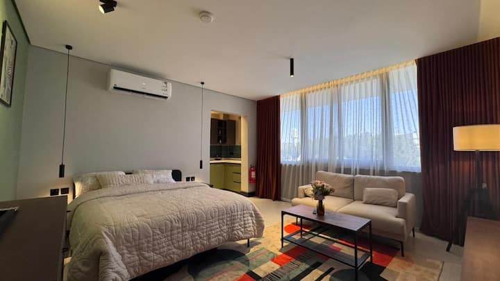 استوديو عصري مطل بلمسات فنية دخول ذاتي - Saudi Arabia